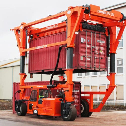 Combi-SC Straddle Carrier | 77,000 lb. Lifting Capacity