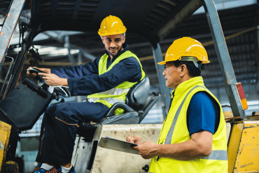 Forklift Operator and Pedestrian Safety Training [The Complete Guide]