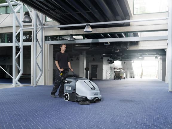 Advance SW900 Sweeper | 33-Inch Cleaning Width
