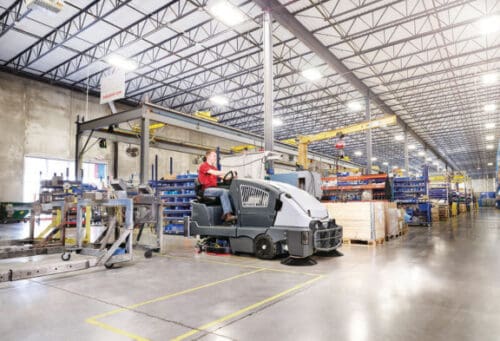 Advance CS7010 Sweeper-Scrubber | 61-inch Cleaning Deck