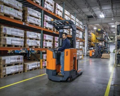 Reach Trucks vs. Forklifts: The Differences Explained - Conger ...