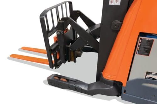 Reach Trucks vs. Forklifts: The Differences Explained - Conger ...