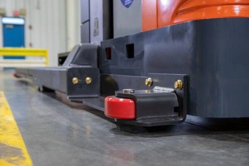 What Are Order Pickers? [Definition, Types, Pros/Cons, Uses] - Conger ...