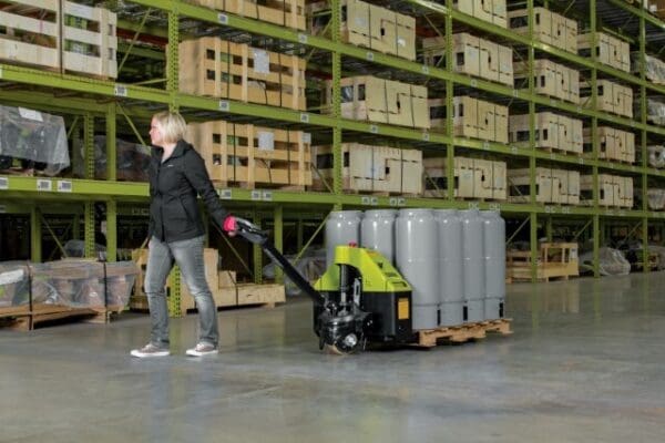 16 Forklift Alternatives [Pros/Cons, Costs, and Applications] - Conger ...