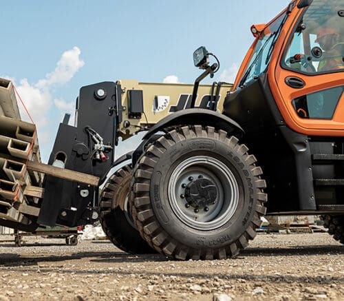 JLG 2733 High Capacity Telehandler | 26,600 lbs. Capacity