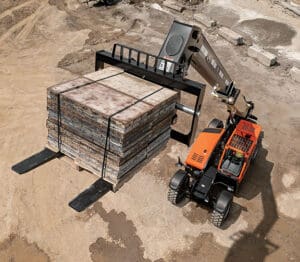 JLG 2733 High Capacity Telehandler | 26,600 lbs. Capacity