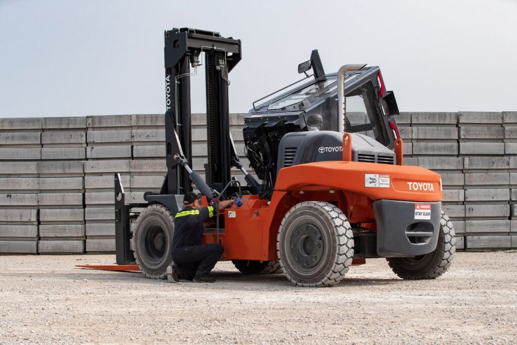 A Step-by-Step Guide to Forklift Hydraulic Maintenance - Conger ...